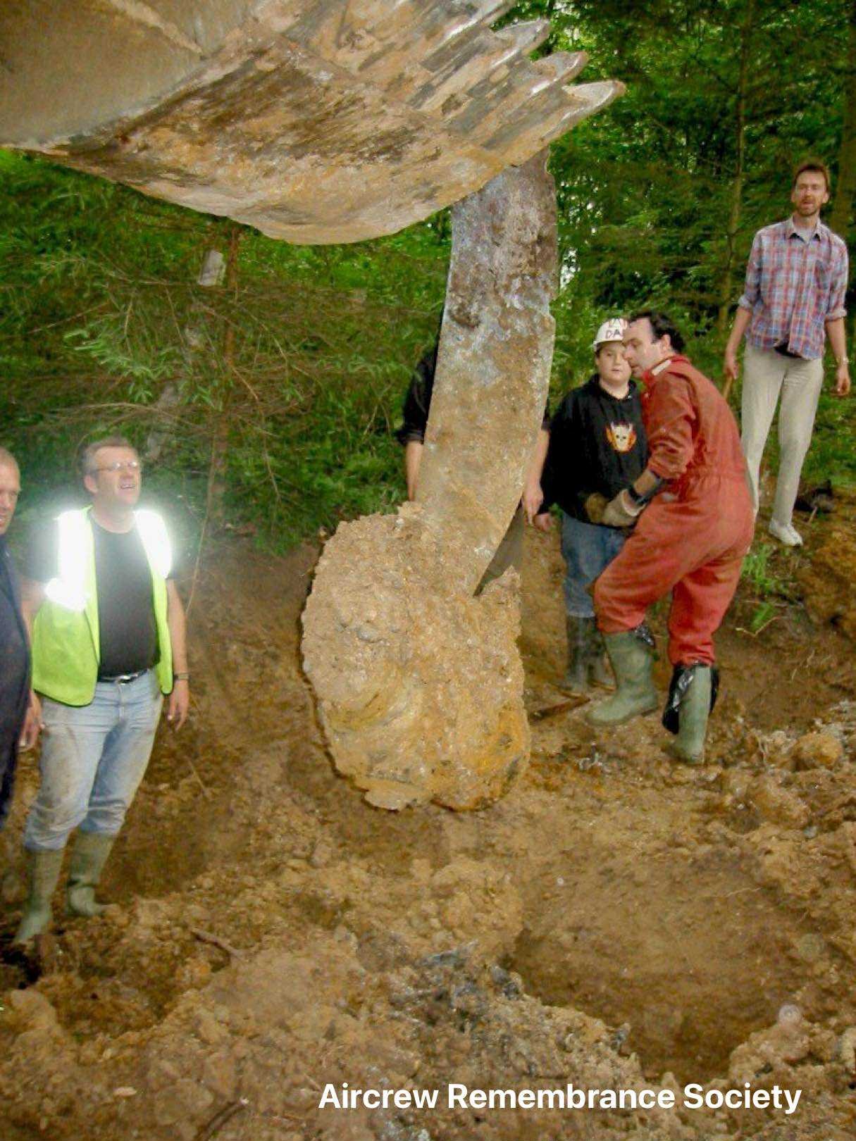 de Havilland Mosquito BXVI Serial MM150 P3-E Crash Site Investigation.