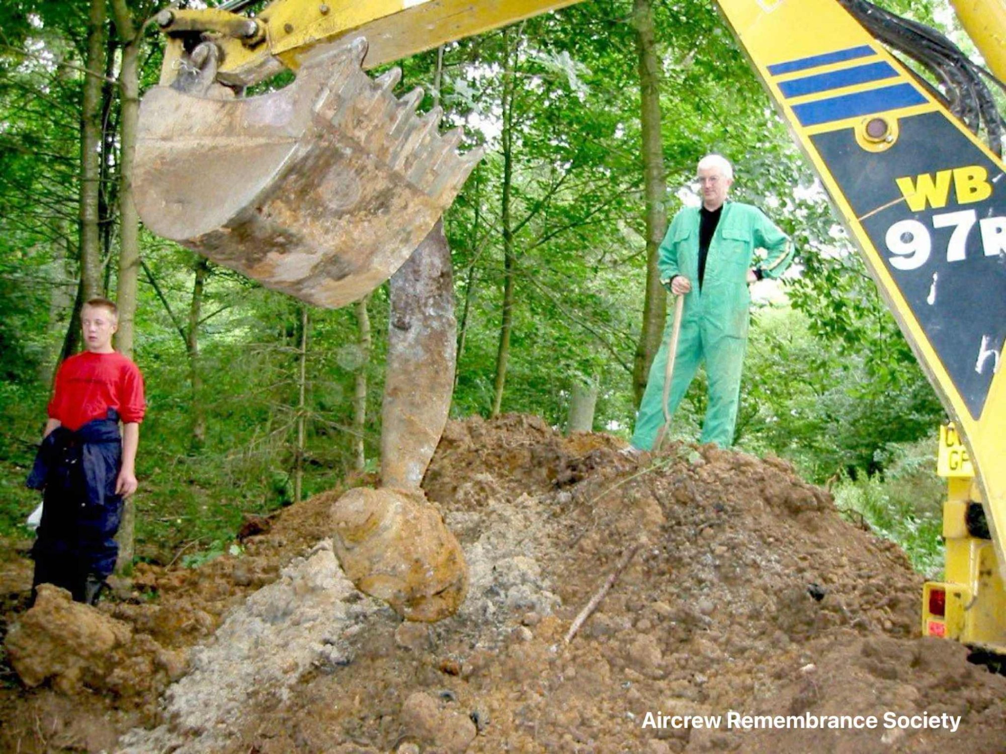 de Havilland Mosquito BXVI Serial MM150 P3-E Crash Site Investigation.